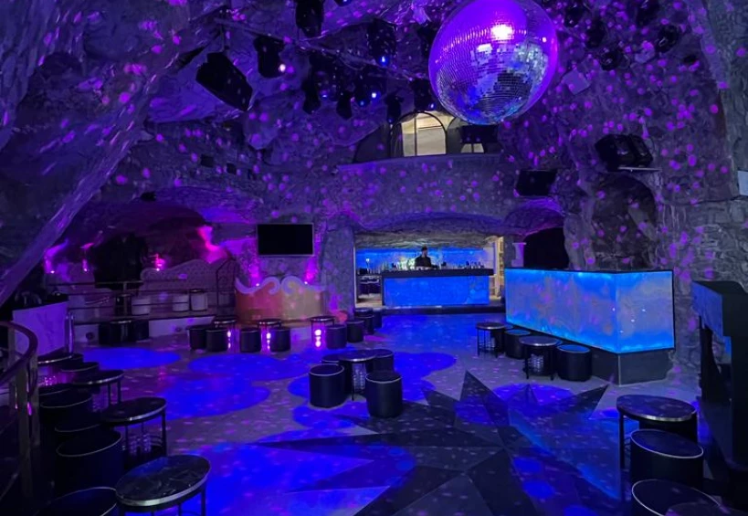 Music On the Rocks | Reviews 2025 | Well Traveled